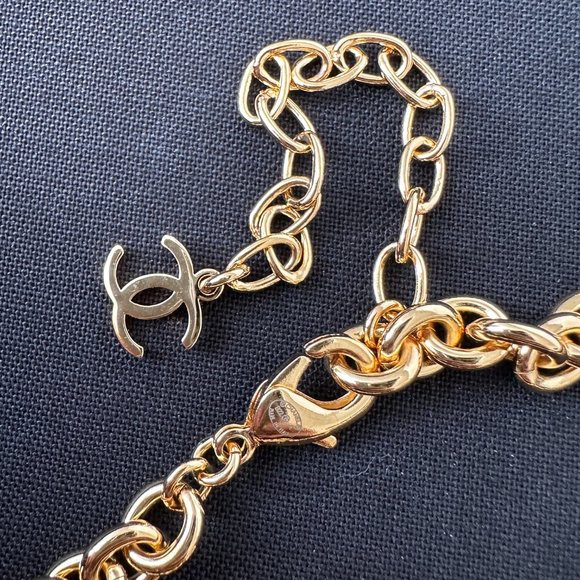 CHANEL | Jewelry | Chanel 22a Short Gold Tone Large Cc Logo With Lion ...